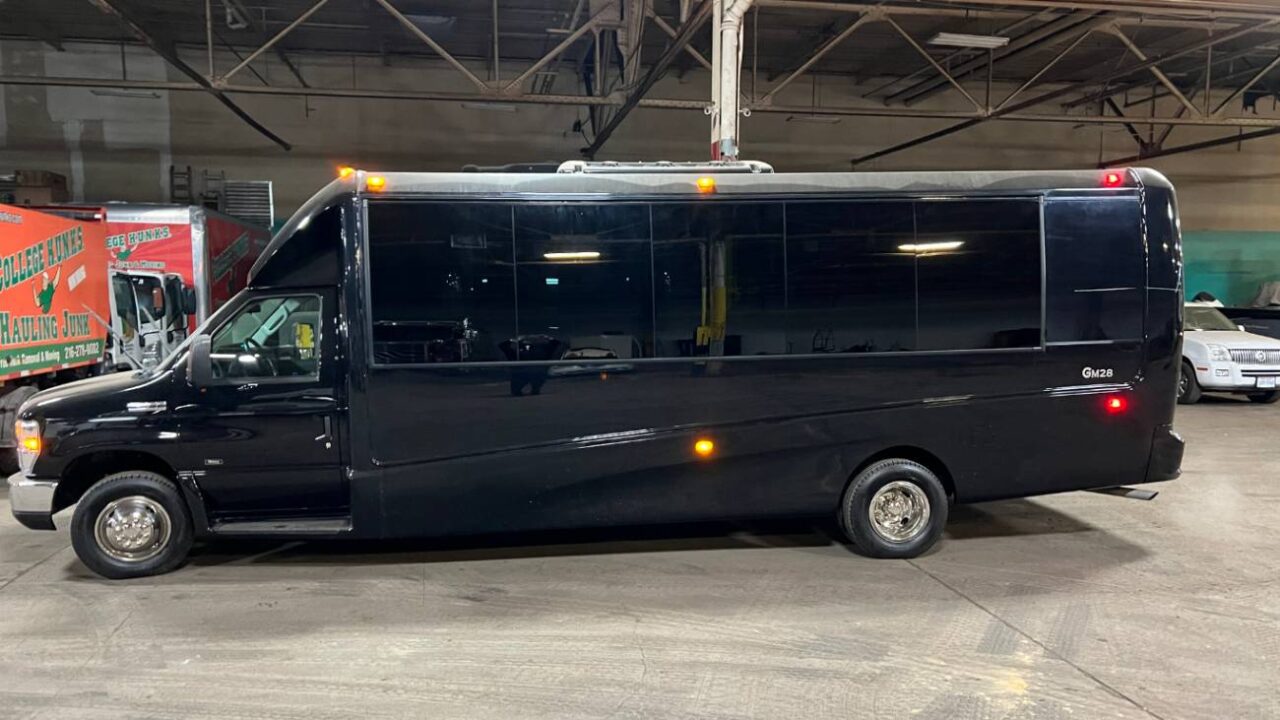 Executive Luxury Transportation | Luxury and comfort on time, every time.